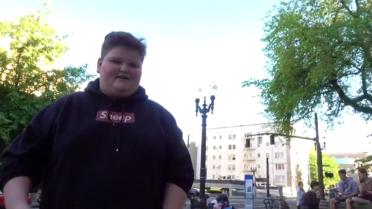 25k viewers look who shows up - NeatClip
